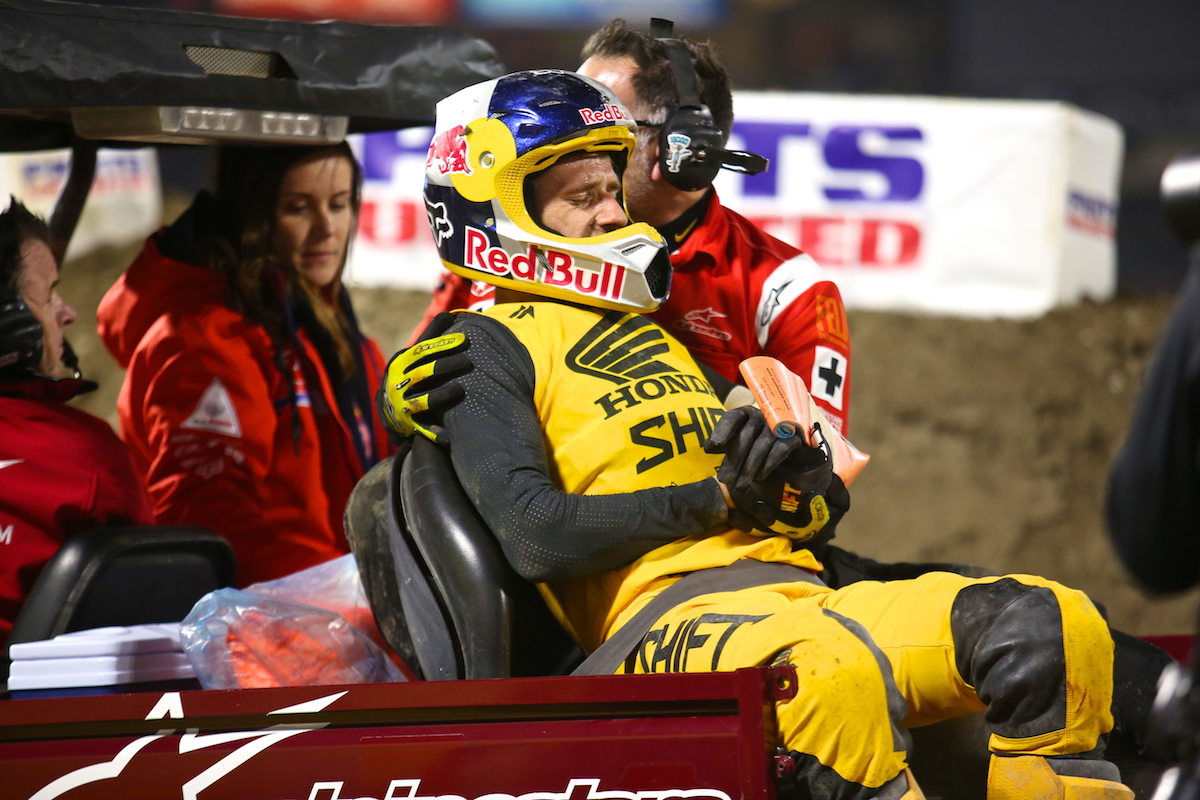 Le moment où Ken Roczen chute...